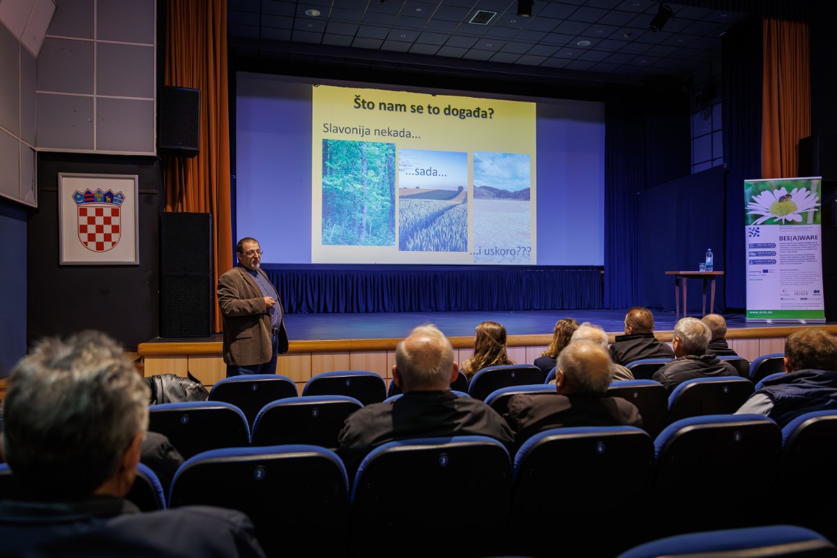 FOTO U sklopu projekta BEE(A)WARE održan okrugli stol i edukacija na temu održivog pčelarenja ...
