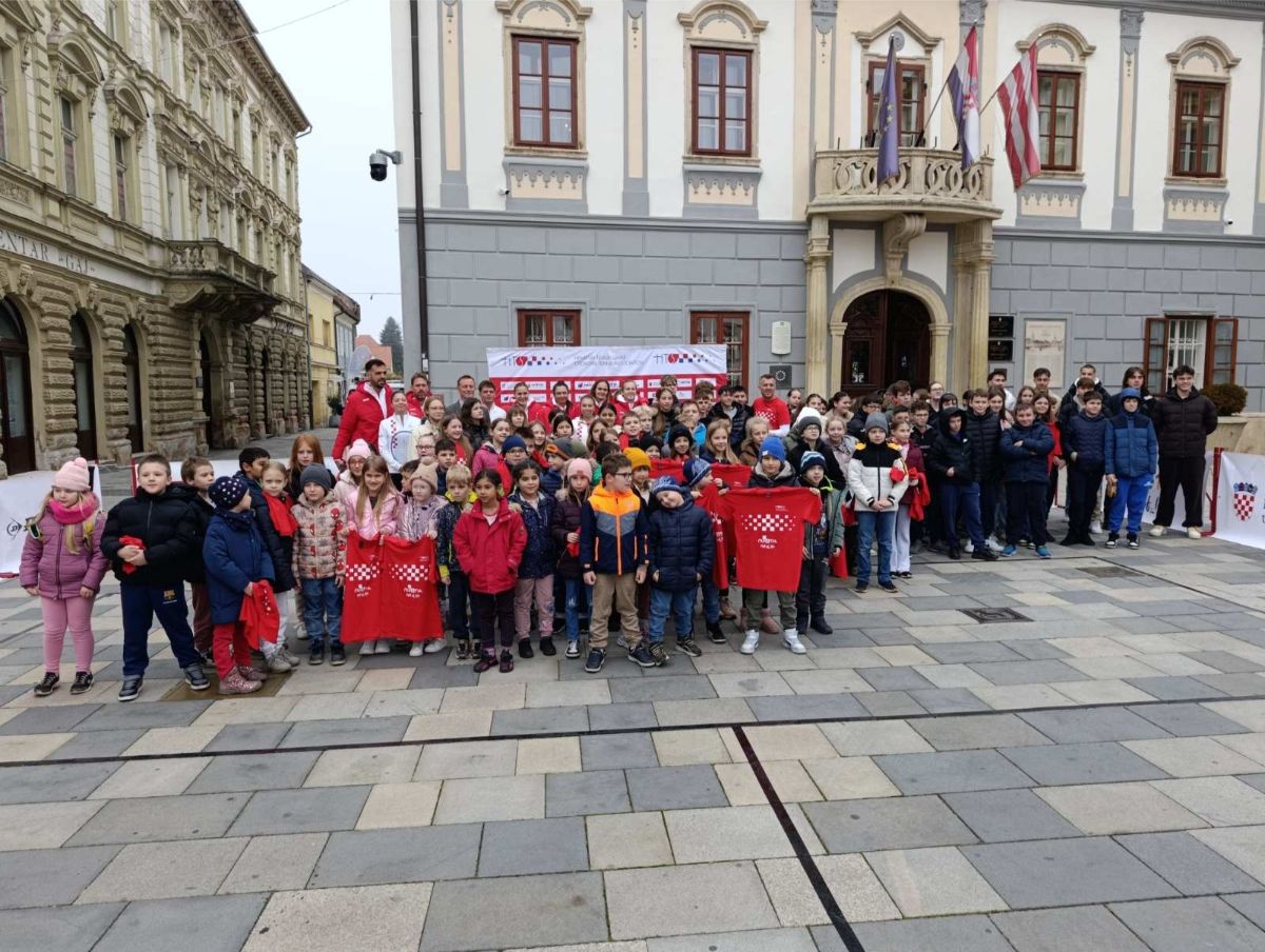 FOTO/VIDEO Antonia Ružić i hrvatske reprezentativke najavile ...