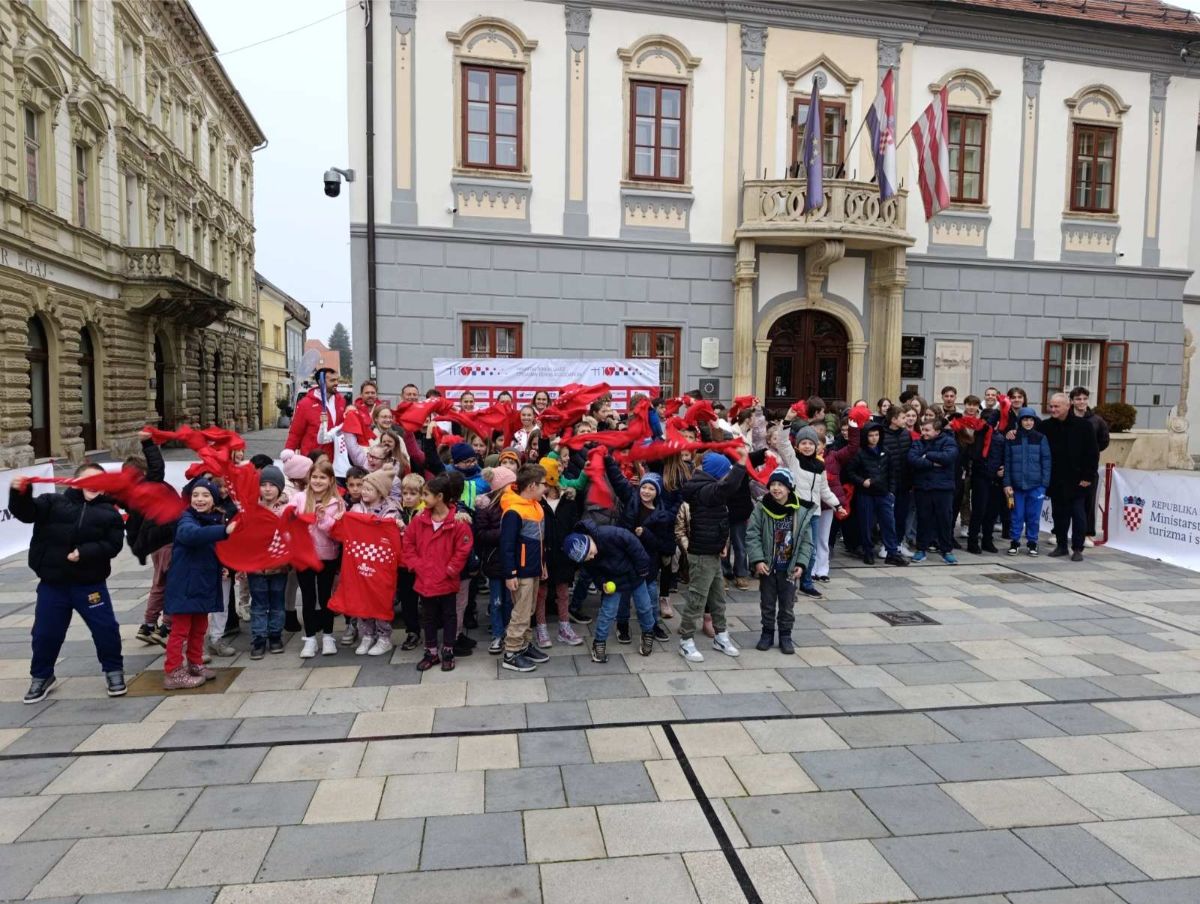 FOTO/VIDEO Antonia Ružić i hrvatske reprezentativke najavile ...