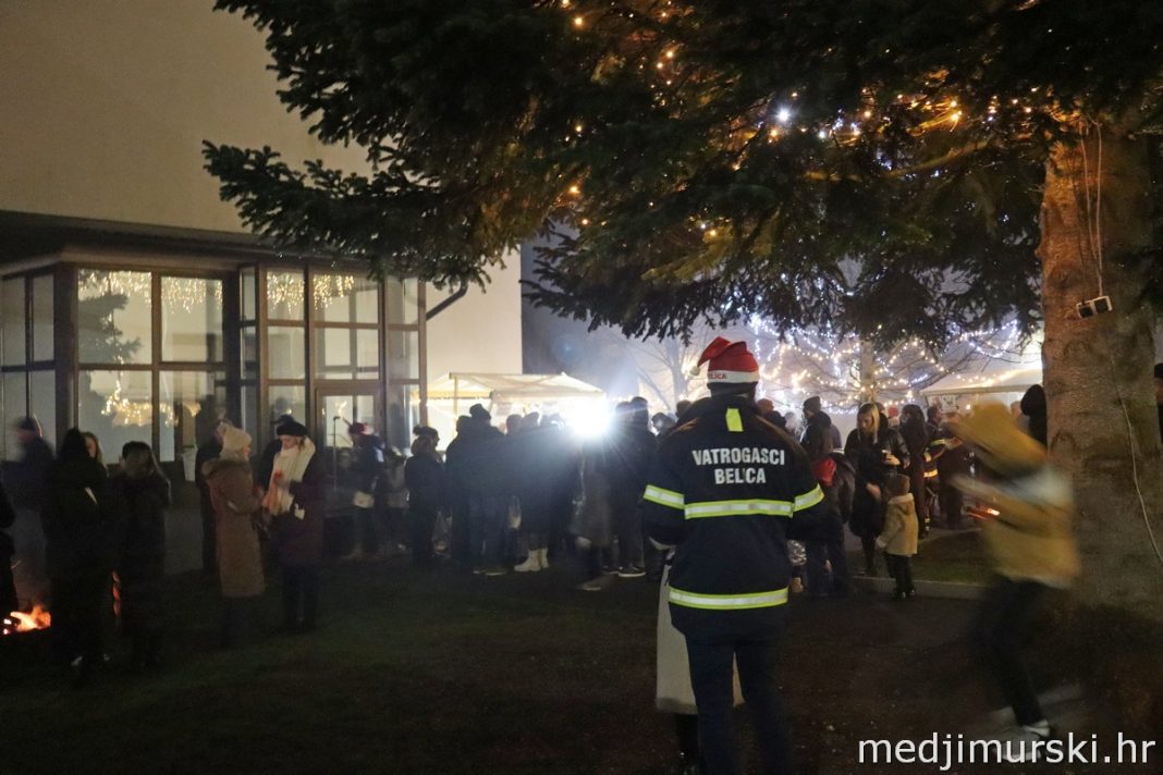 FOTO Dobrotvorni ‘Adventski sajam’ u Belici uz fritule, vafle ...