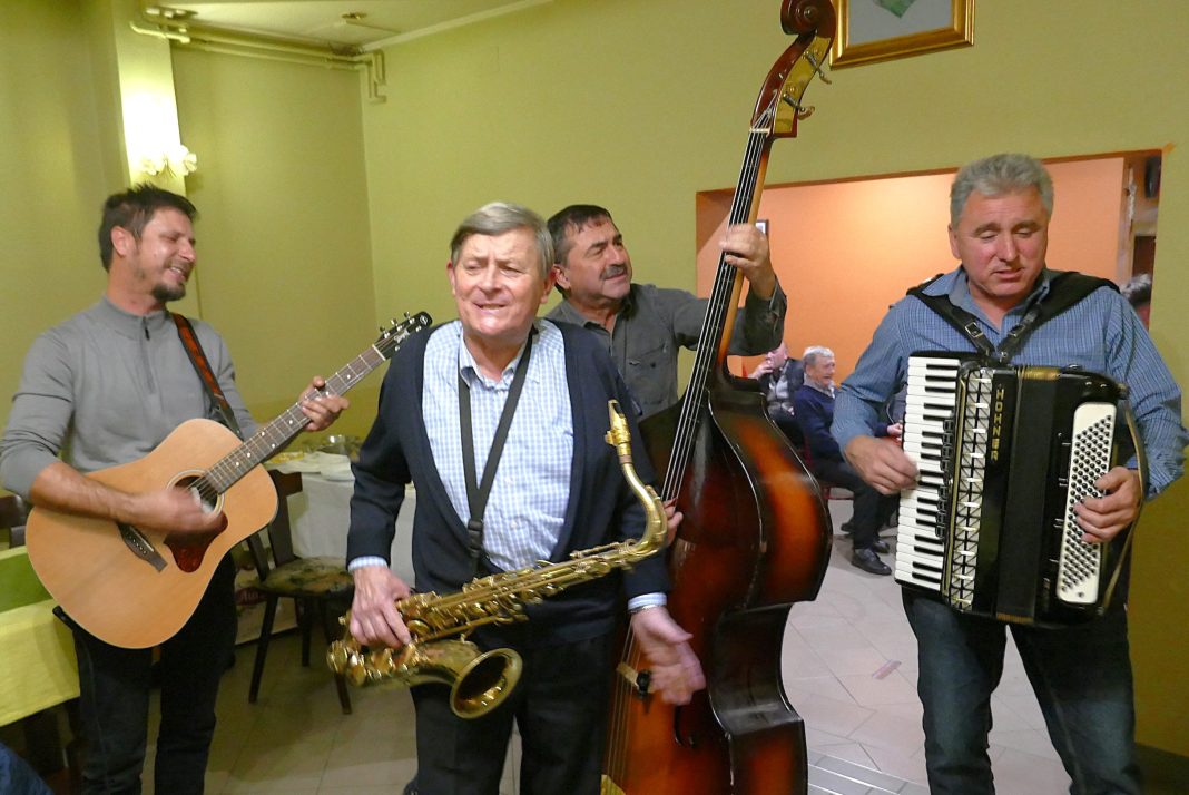 FOTO/VIDEO Završnica uz štruklece od zelja, nareske “Oli” te pečene ...