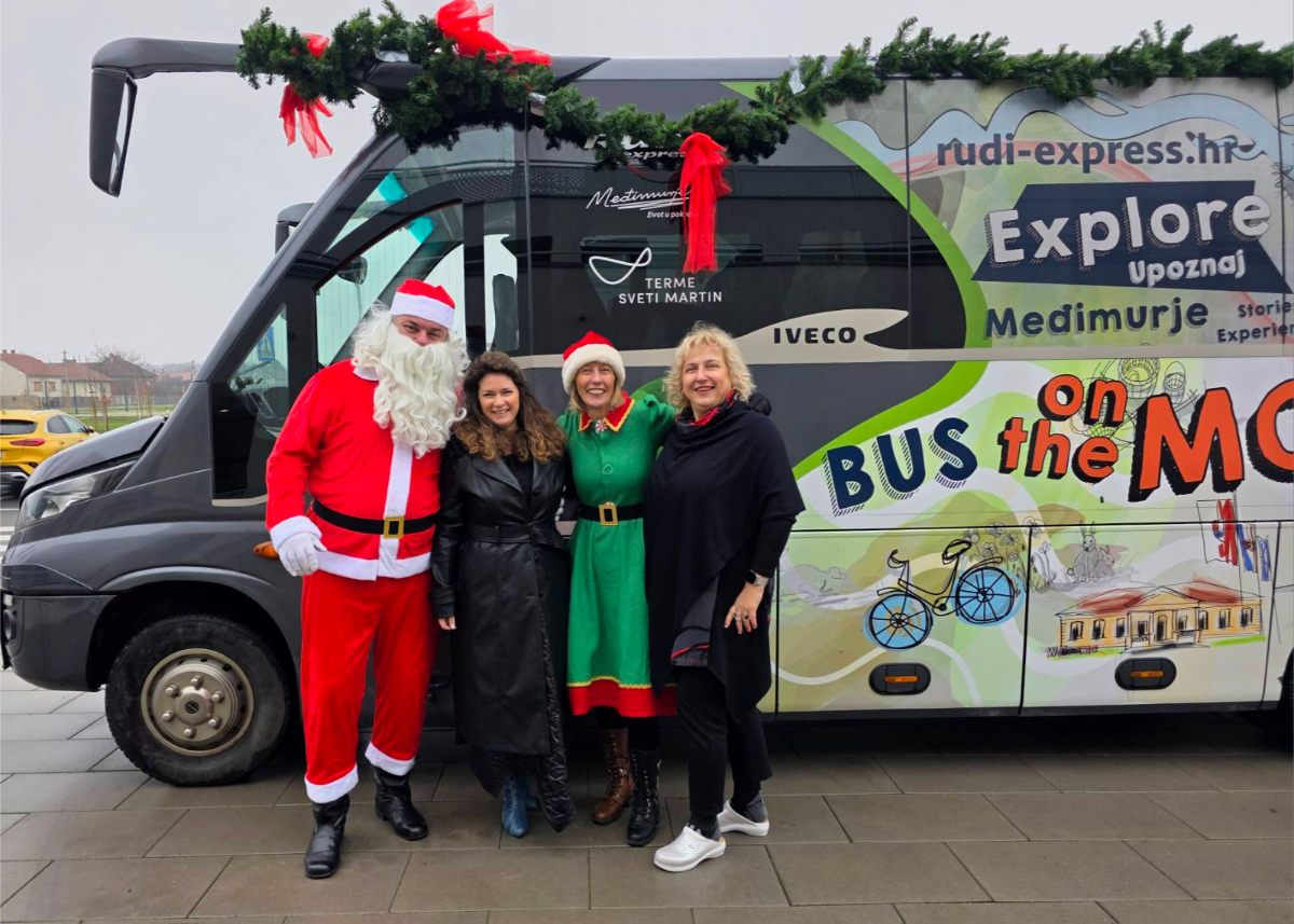 FOTO ‘Ukras ponesi, radost donesi’ ispunila božićne želje više od 40 ...