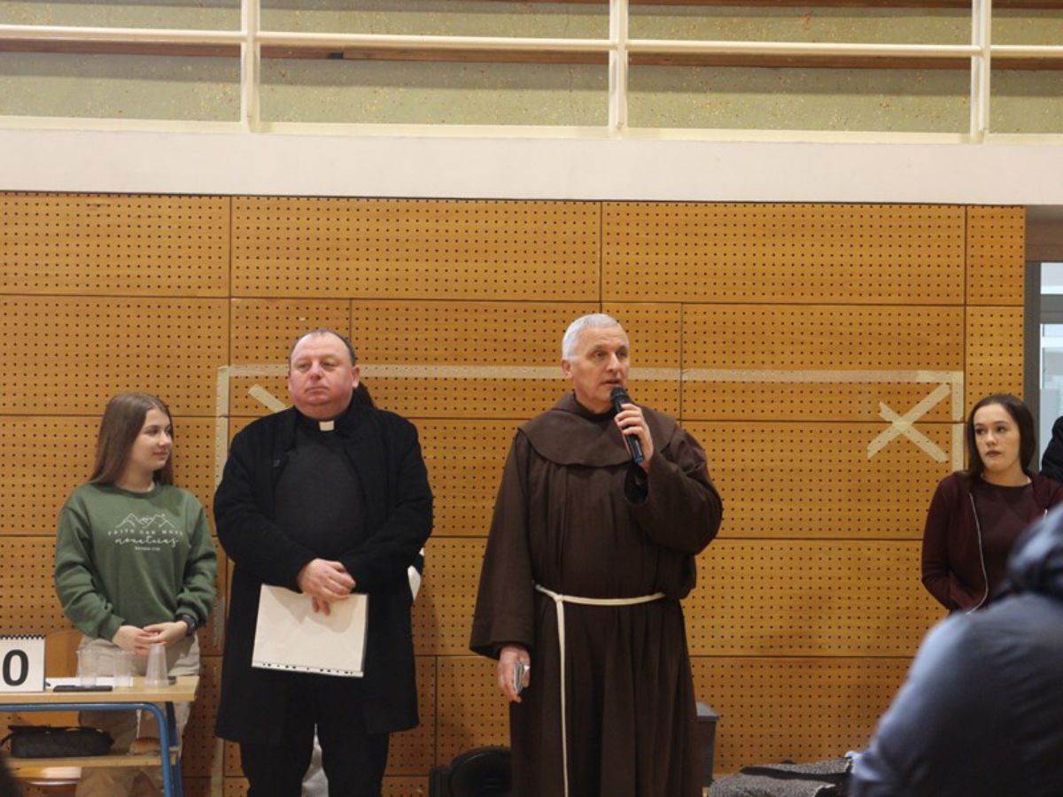 FOTO U dvorani II. OŠ Čakovec održan krizmanički malonogometni turnir ...