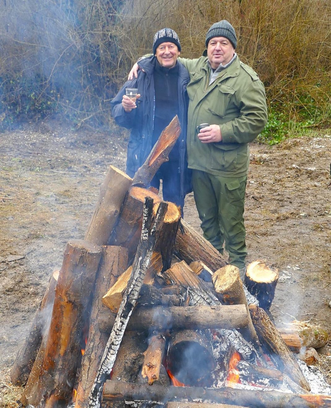 FOTO/VIDEO Pozvali prijatelje u šumu, počastili ih sa 75 kilograma ...
